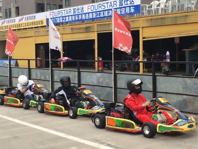 How to Take a U-Bend in Karting: Brake or Throttle? - Kart de cuatro ...